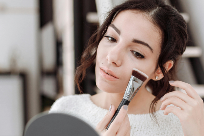 Step-by-Step Everyday Makeup Routine for a Natural Look - Herlan